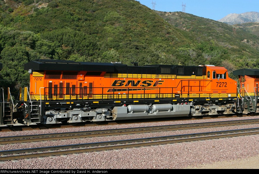 BNSF 7272